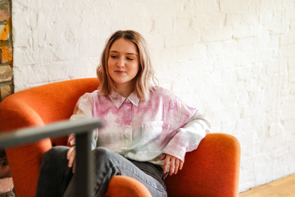 Be Charlotte Lead-Sängerin Charlotte Brimner im Interview – Overview ...